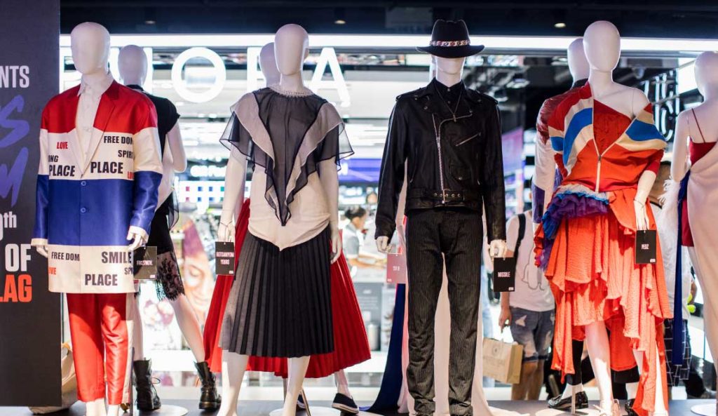 เบื้องหลัง Colors of Siam แฟชั่นสุดพิเศษเพื่อเฉลิมฉลอง 100 ปีธงชาติไทย ...