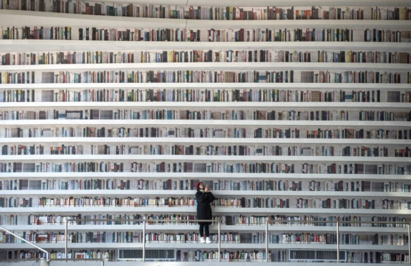 ห้องสมุดสุดล้ำของจีนถูกสับเละ หลังพบว่า ‘หนังสือส่วนใหญ่ไม่ใช่ของจริง ...