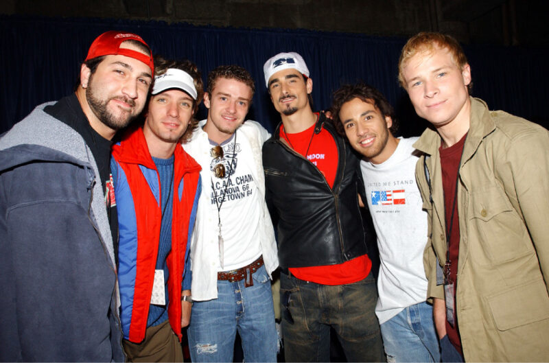 Backstreet Boys VS *NSYNC สองวงบอยแบนด์ ไอคอนของวัยรุ่นยุค 90s! – THE ...