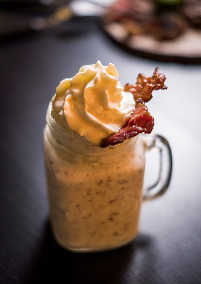 กินไปเล่นไปก็ได้แม่ไม่ว่า ที่ Caveman Base สวรรค์ของคนรักเกม [ปิดกิจการ ...