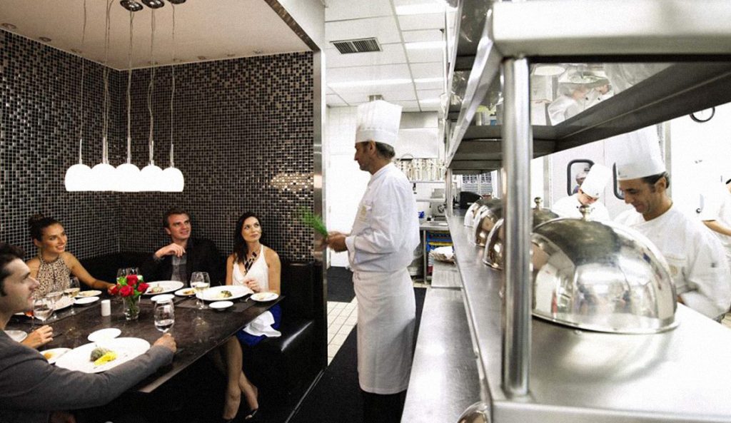 อะไรคือ Chef’s Table? เทรนด์การกินที่ต้องตามใจเชฟ – THE STANDARD