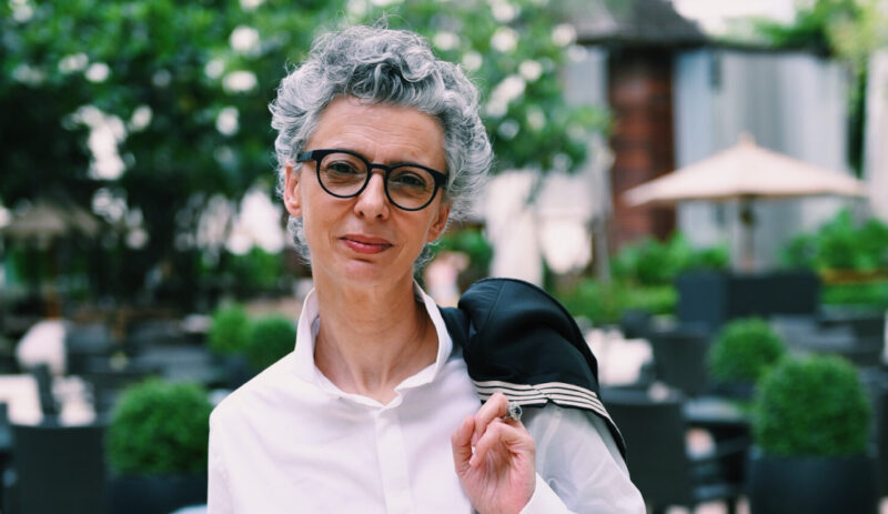 “คาร์ลไม่ใช้อินเทอร์เน็ต!” พูดคุยกับ Caroline Lebar ผู้หญิงเก่งที่ทำงาน ...