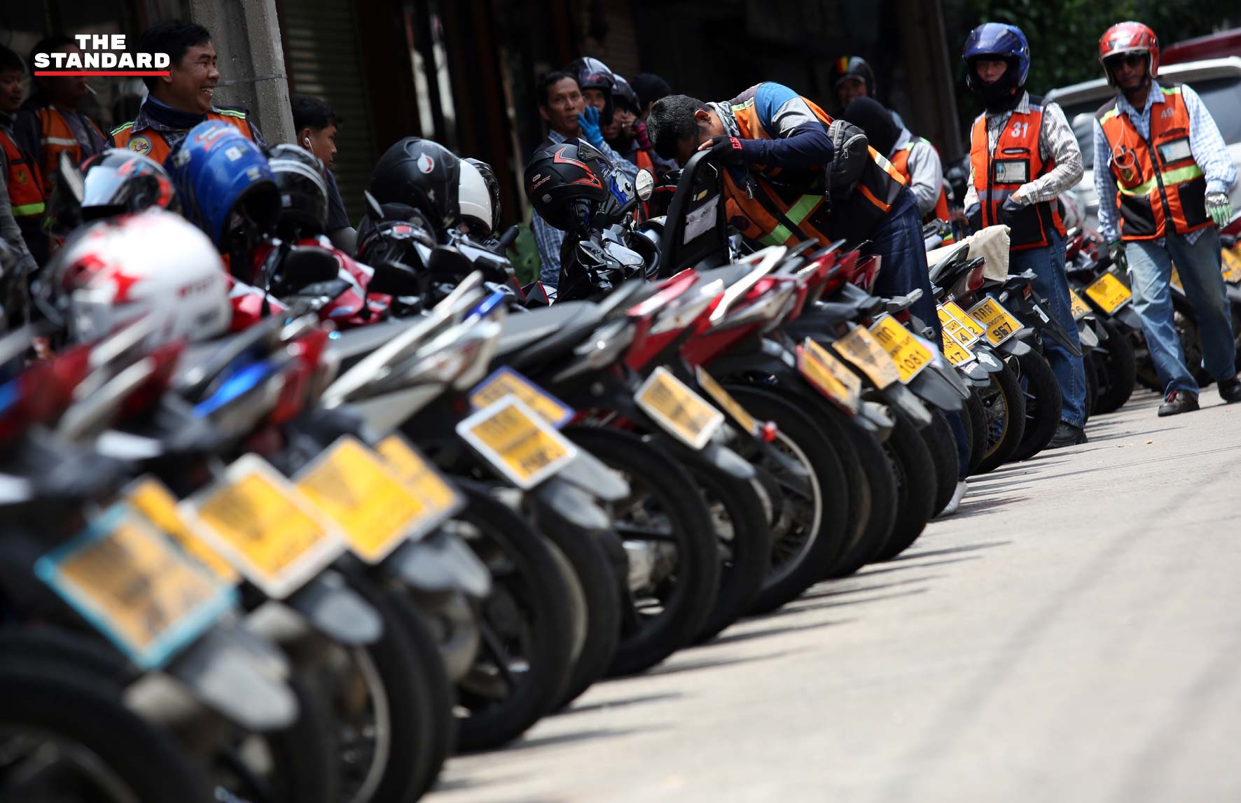 วินมอเตอร์ไซค์รวมตัวเรียกร้องกรณี GrabBike อีกครั้ง ด้าน Grab ออก ...