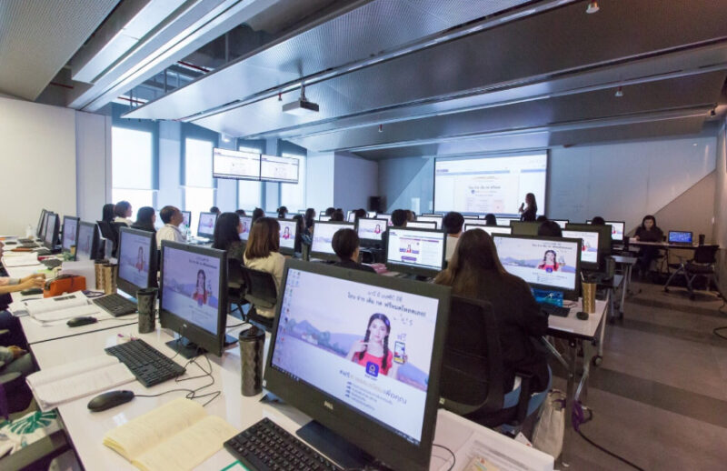 “พี่ไม่เคยกลัวใคร หรืออะไรทั้งนั้น” ก้าวที่เปรี้ยวกว่าเดิมของ ‘วิลาสินี ...