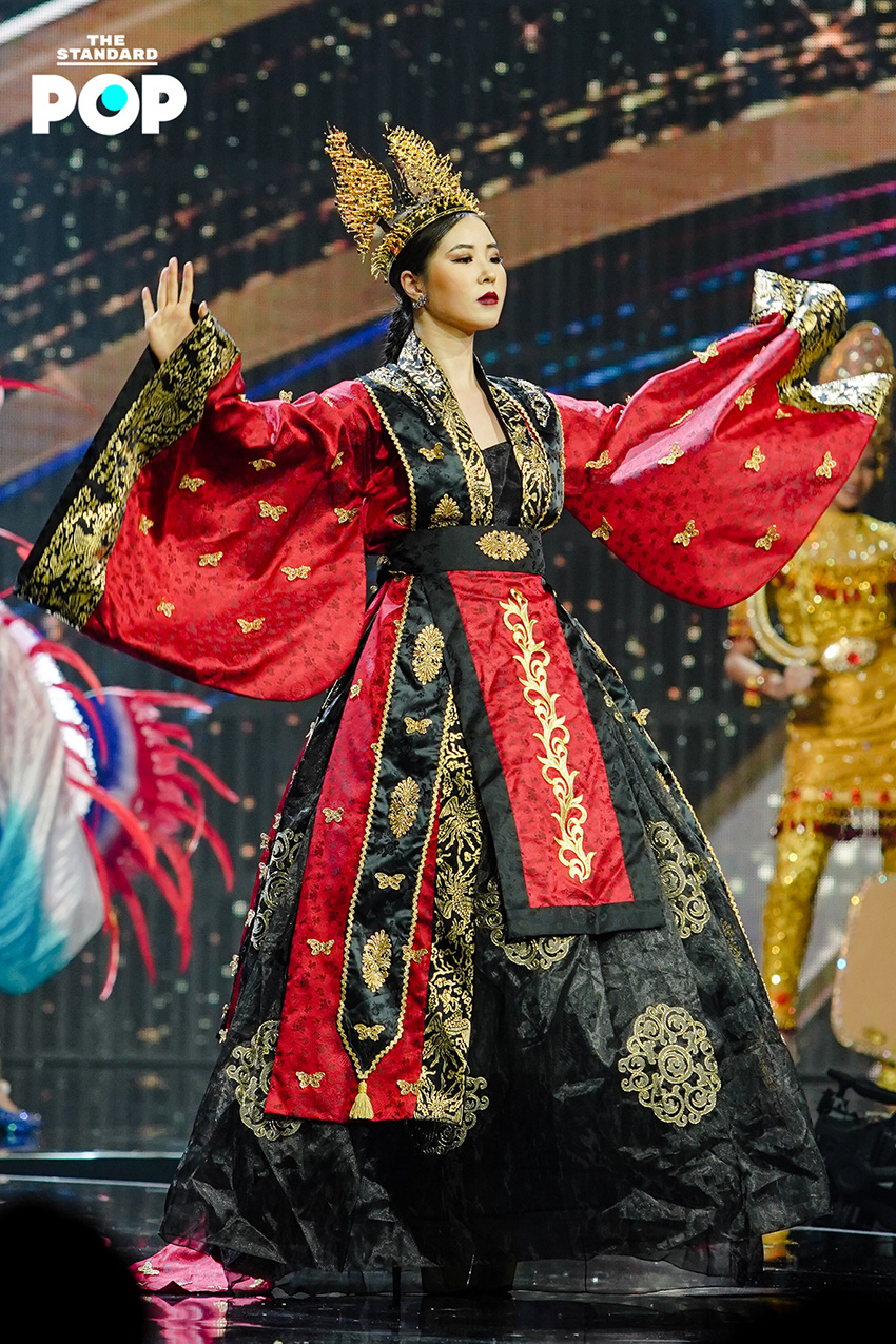 มิสแกรนด์จาก 63 ประเทศ อวดโฉมในรอบ ‘ชุดประจำชาติ’ บนเวที Miss Grand ...