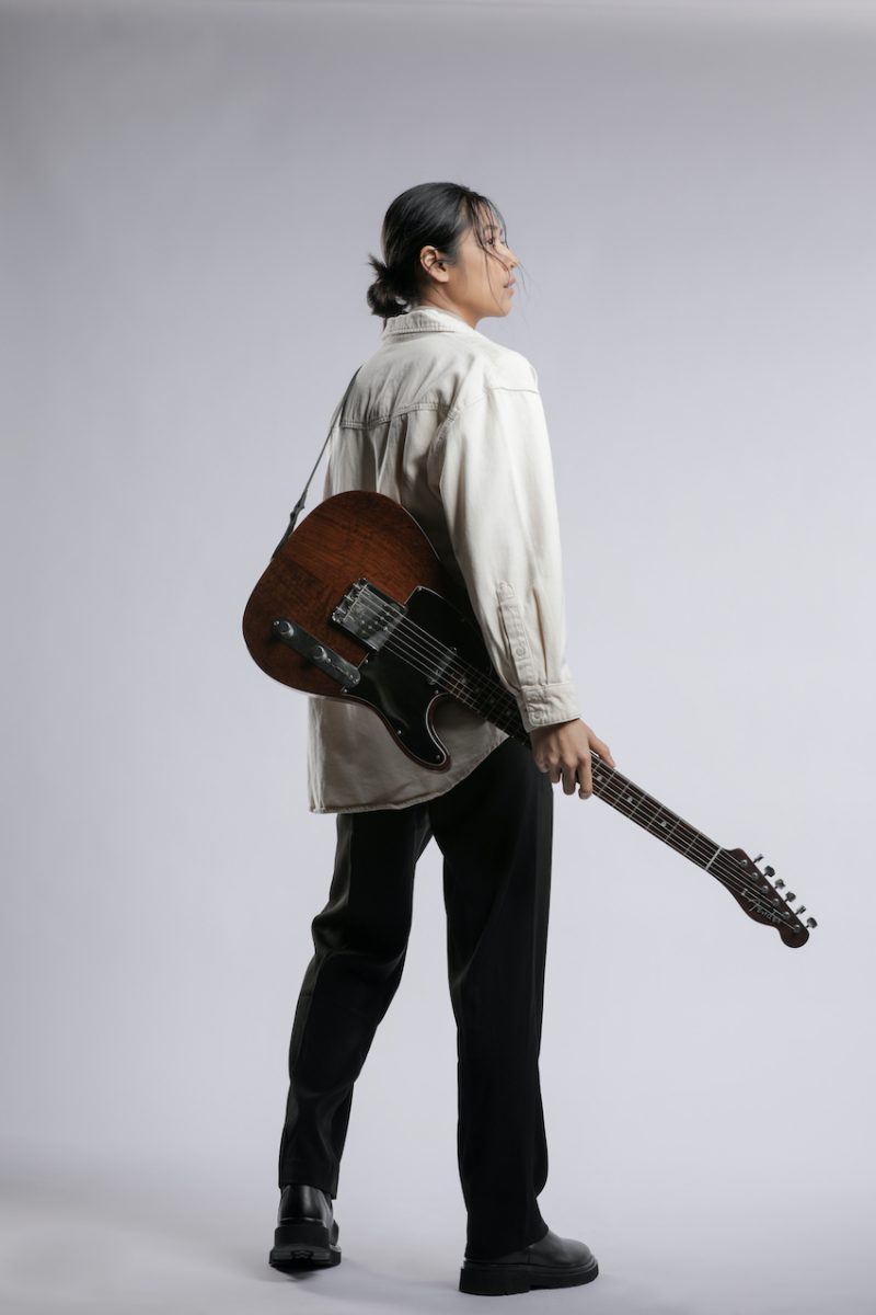‘เอาใจลงไปเล่น’ แล้วก็เจ็บเองทุกที เพลงอกหักจาก Sarah Salola Feat ...