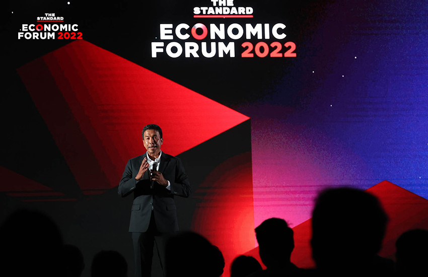 ประมวลภาพ ‘ชัชชาติ’ บนเวที THE STANDARD ECONOMIC FORUM 2022