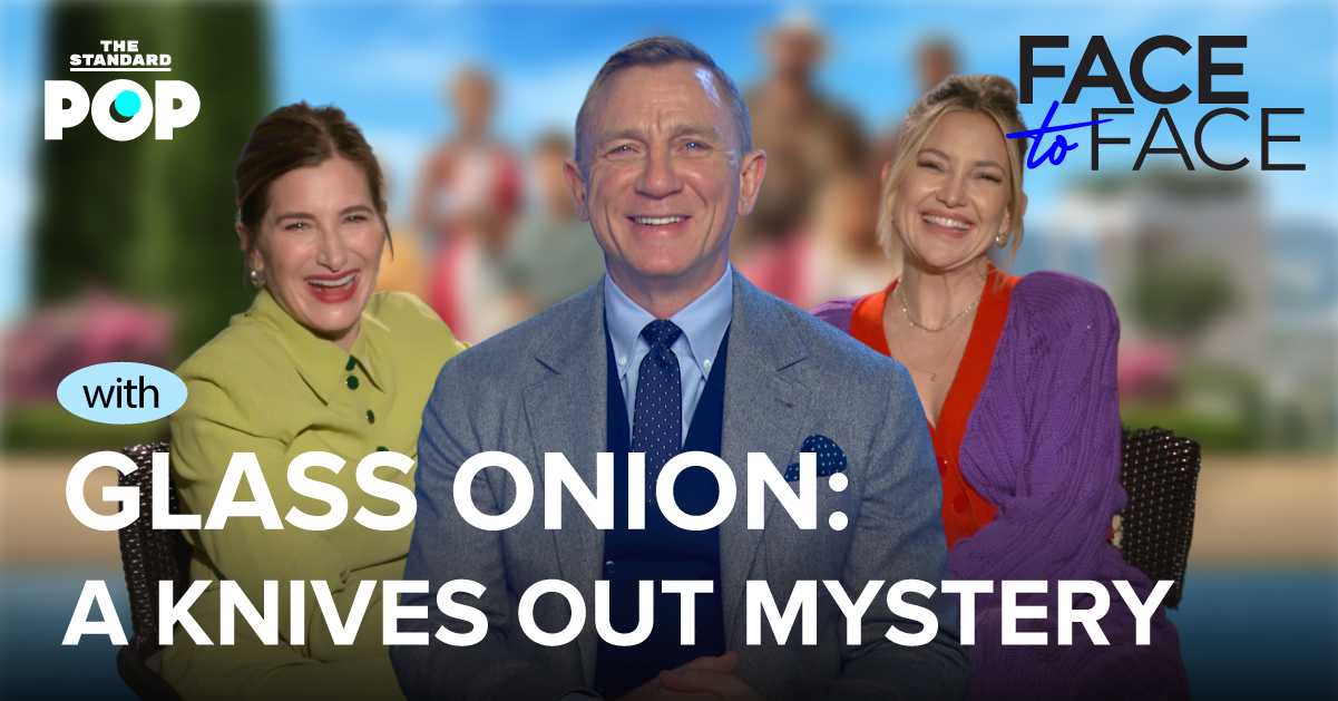ชมคลิป: คุยกับ Daniel Craig และนักแสดงจาก Glass Onion: A Knives Out ...