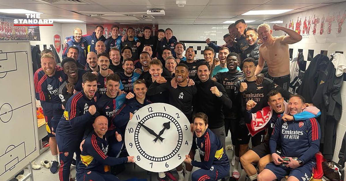 นับถอยหลังสู่แชมป์ลีก? แข้งอาร์เซนอลถ่ายรูปคู่กับ ‘Clock End’ ฉลองชัย ...