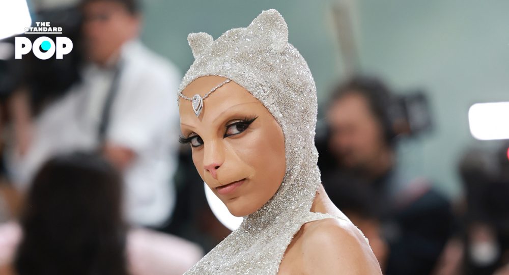 Doja Cat ออกคอลเล็กชันเสื้อผ้าชื่อ It’s Giving ที่สามารถสั่งออนไลน์และ ...